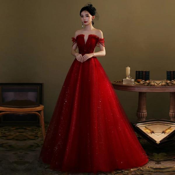 Sparkling Red Off-shoulder Gown With Train on Luulla